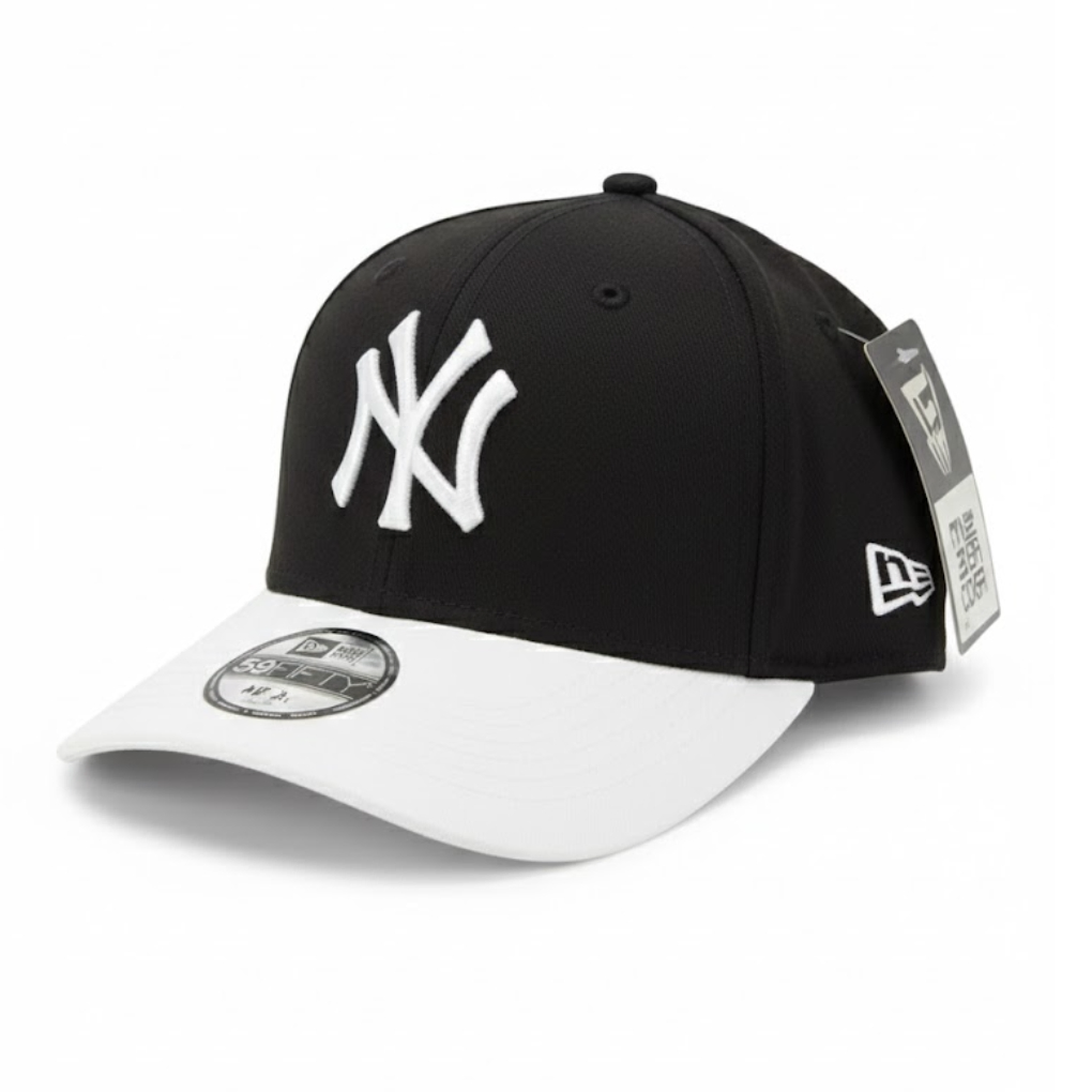 New Era 9FORTY New York Yankees Adjustable Cap –Black & White - One ...